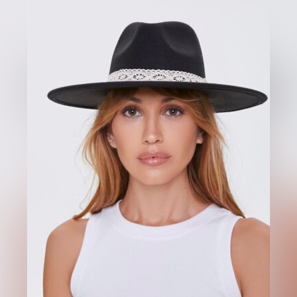 Forever 21 | Accessories | Crochettrim Felt Fedora Excellent ...
